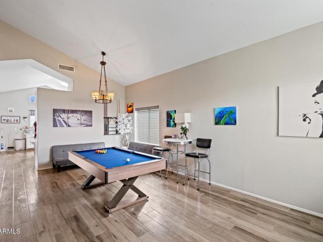 33212 n roadrunner lane