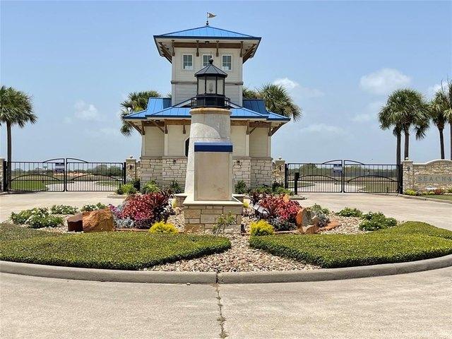 3321 Bay Point Dr, Palacios, TX 77465