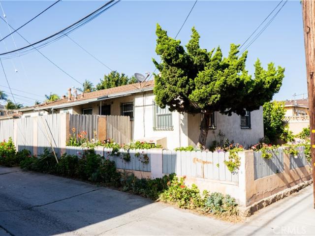 3321 E 17th St, Long Beach, CA 90804 | MLS #SR26092 | Compass
