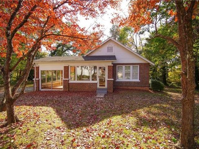 3321 Fore Pl, Greensboro, NC 27406
