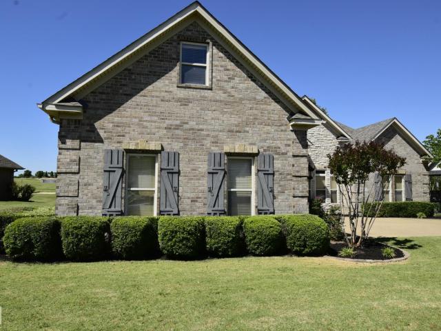 3321 Prestwick Circle