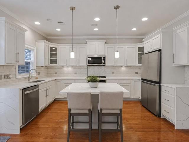 3321 Regent Place SW