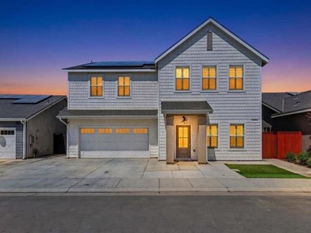 3321 Twin Knolls Ln, Shafter, CA 93263