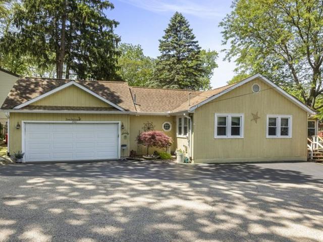 3321 Willow Ln, Island Lake, IL 60042