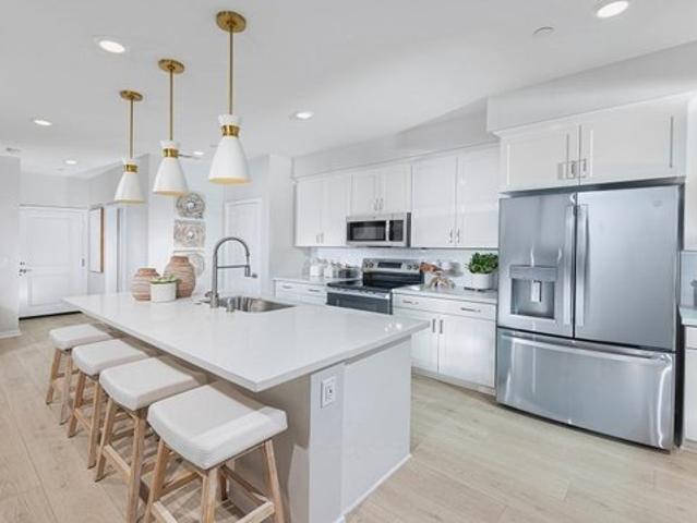 33220 Opal Glass Dr, French Valley, CA 92596
