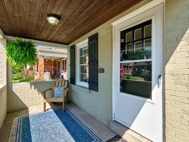 3322 Maplecrest Place
