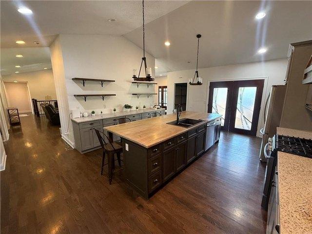 3322 N 67th St, Kansas City, KS 66104
