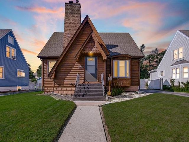3322 Ann St, Lansing, IL 60438