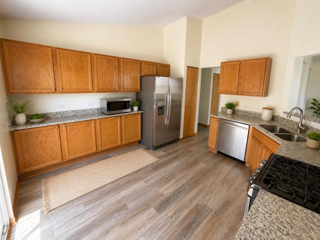 3322 Bromley Lane