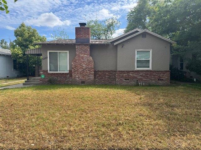 3322 E Lamona Ave, Fresno, CA 93703