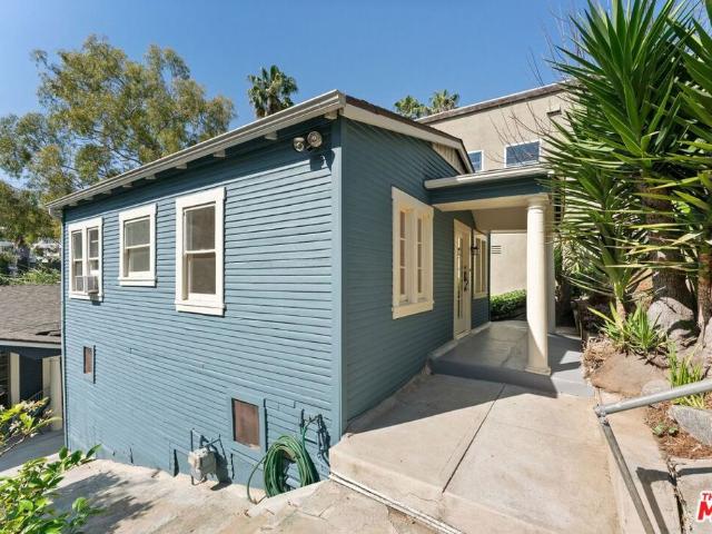 3322 Hamilton Way