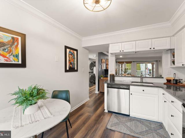 3322 Lakeside View Dr, Unit 33, Falls Church, VA 22041 | MLS #VAFX2291 | Compass