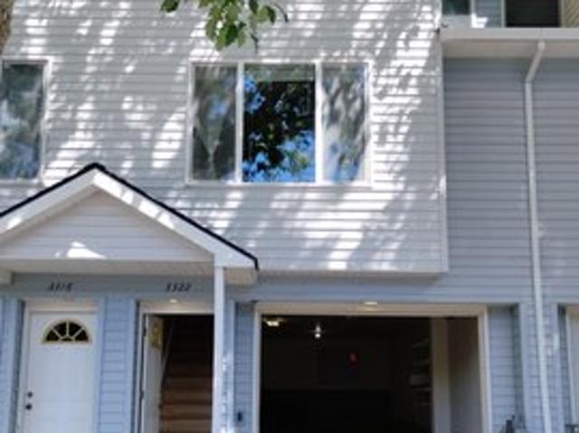 3322 SW Delaney Pl, Portland, OR 97225
