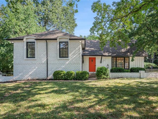 3322 W 95th St, Leawood, KS 66206 | MLS #2609 | Compass