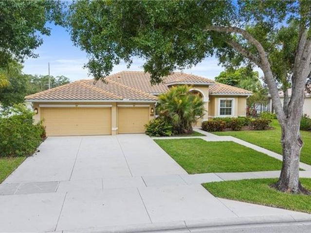 3323 Mystic River Dr, Naples, FL 34120