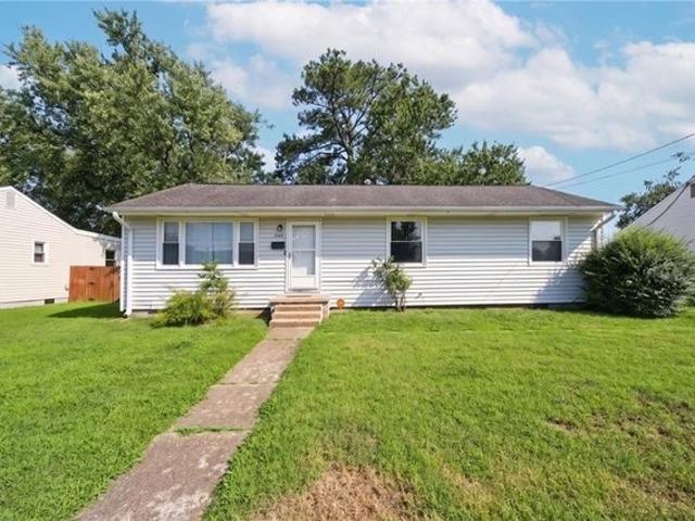 3323 Candlewood Dr, Hampton, VA 23666