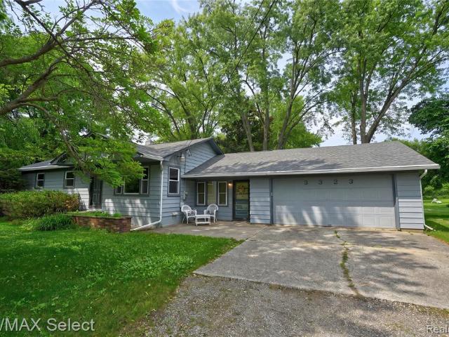 3323 E Carpenter Road