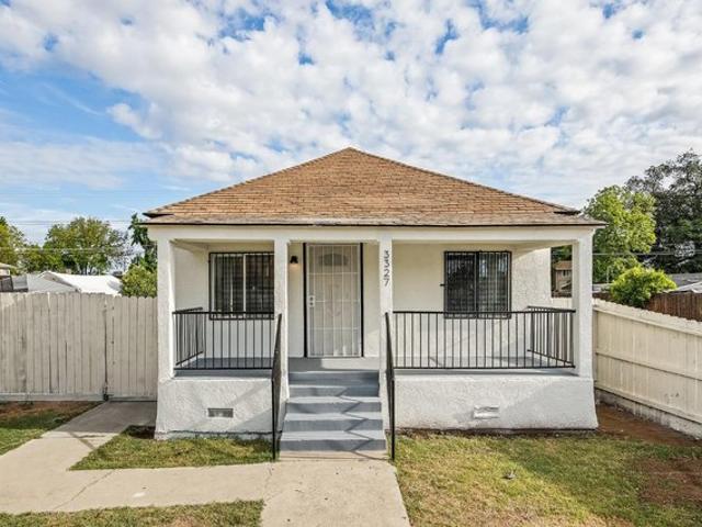 3323 E Tulare St, Fresno, CA 93702