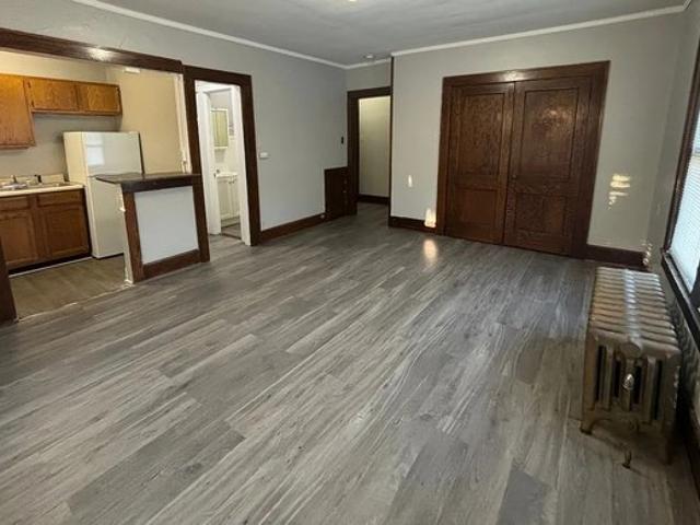 3323 Ingersoll Ave, Des Moines, IA 50312