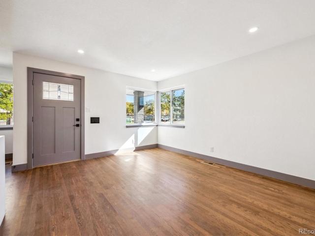 3323 Poplar Street # 3323