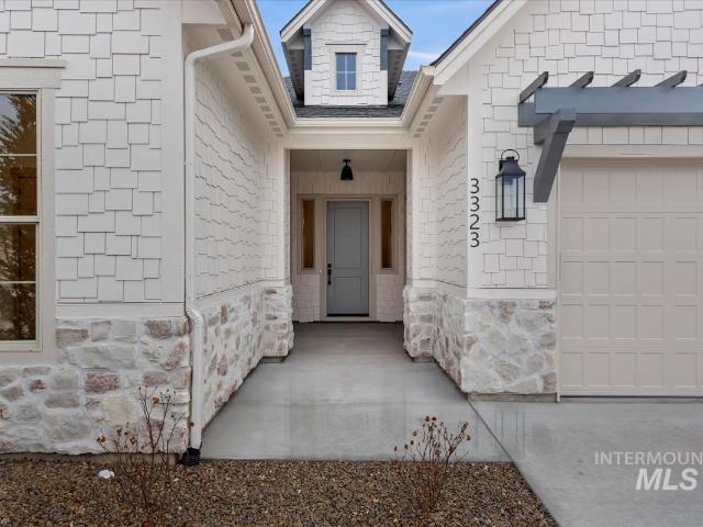 3323 W Golden Barrel St