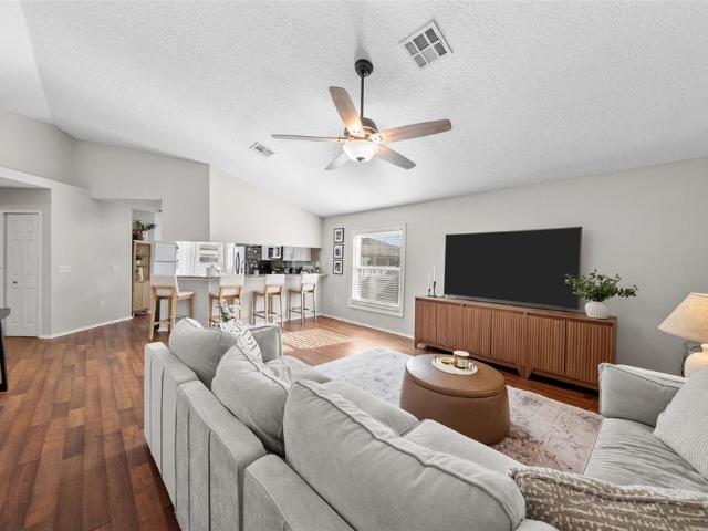 3323 W Pine St, Tampa, FL 33607 | MLS #TB8494 | Compass