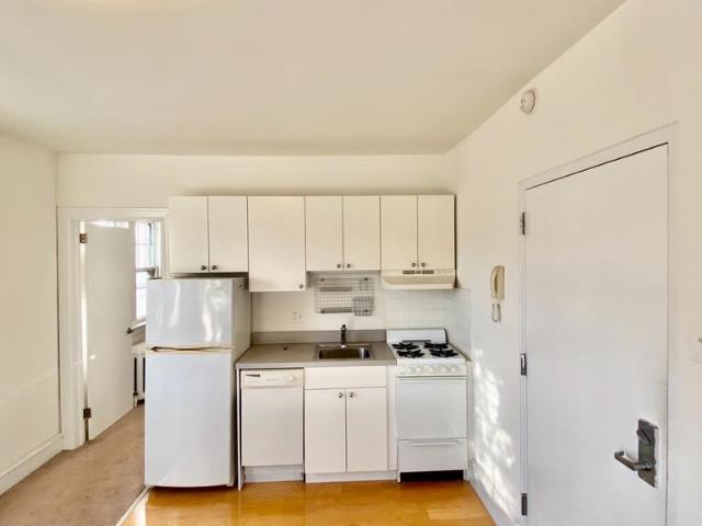332 34 S 17Th Street # 3B