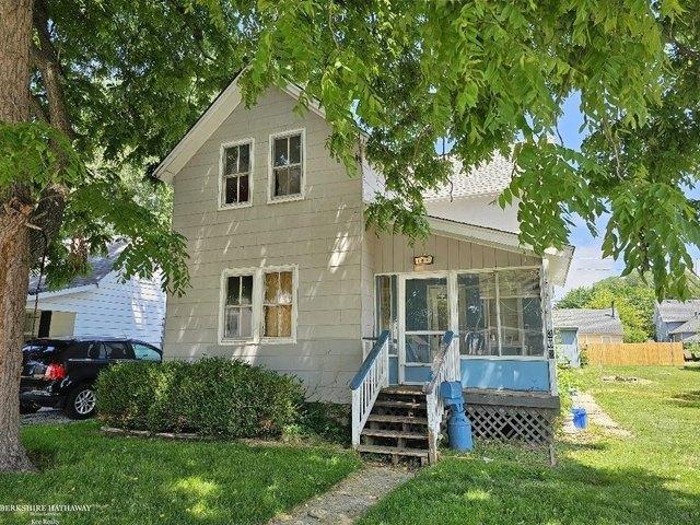 332 Carroll St, Marine City, MI 48039