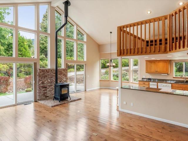 332 Alpine Dr, Mount Shasta, CA 96067 | MLS #26 903