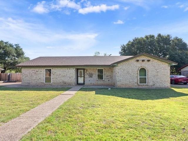 332 Bowie Ln, Hewitt, TX 76643