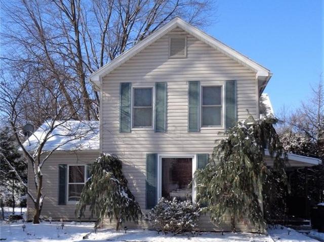 332 Buttonwood Ave, Bowling Green, OH 43402