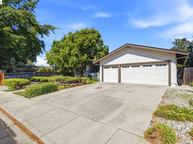 332 Downham Ct