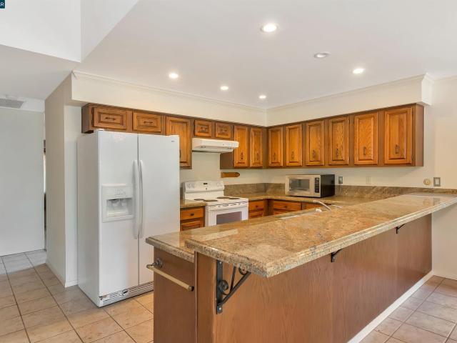 332 Downham Ct