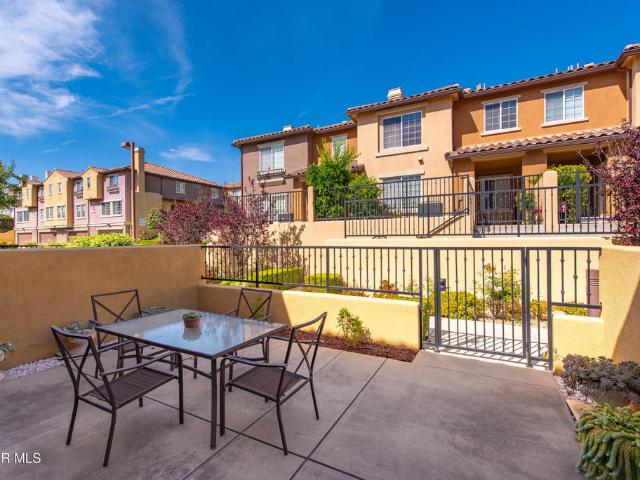 332 E Hilltop Way