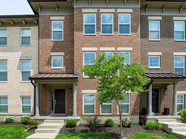 332 Fairfax Way, Zionsville, IN 46077