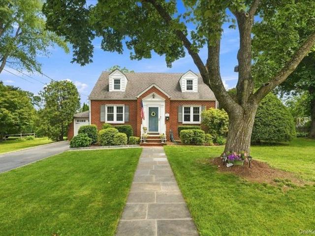 332 Kelly St, Hawthorne, NY 10532