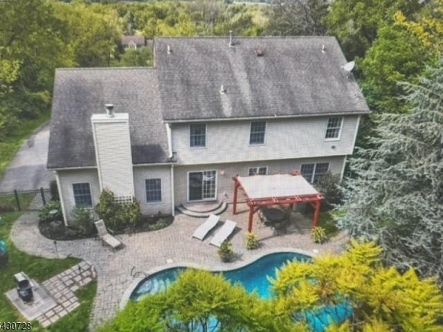 332 Lake Wallkill Rd