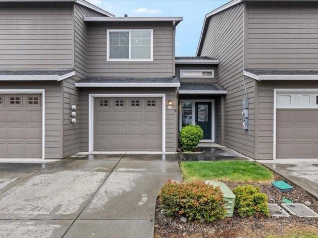 332 Live Oak Loop, Central Point, OR 97502