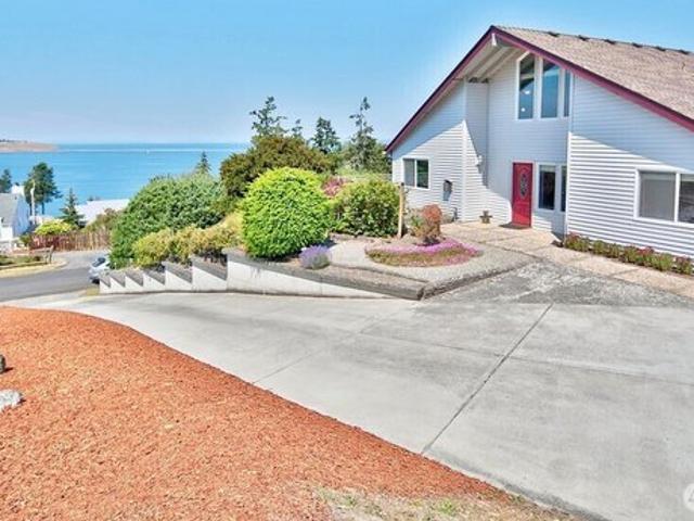 332 Lupine Dr, Sequim, WA 98382