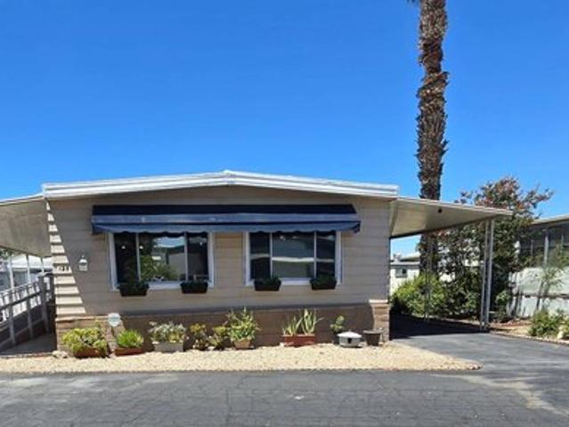 332 N Lyon Ave Spc 125, Hemet, CA 92543