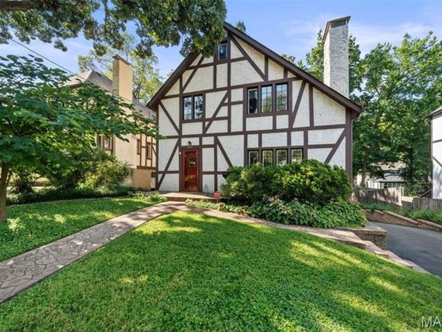 332 Newport Ave, Webster Groves, MO 63119