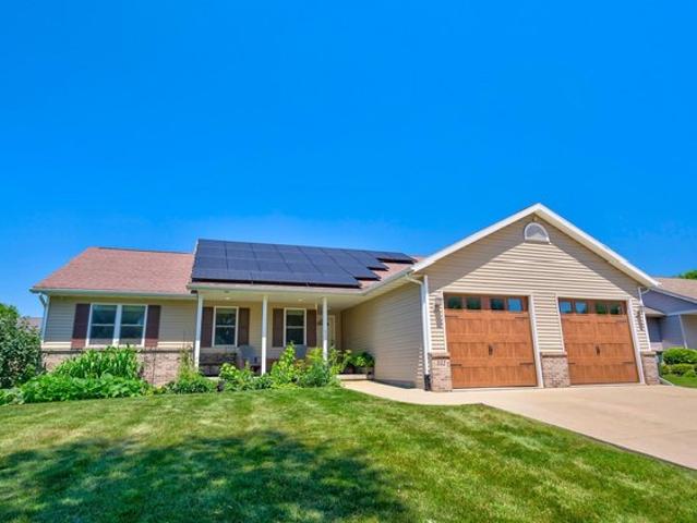 332 Sandridge Trl, Sun Prairie, WI 53590