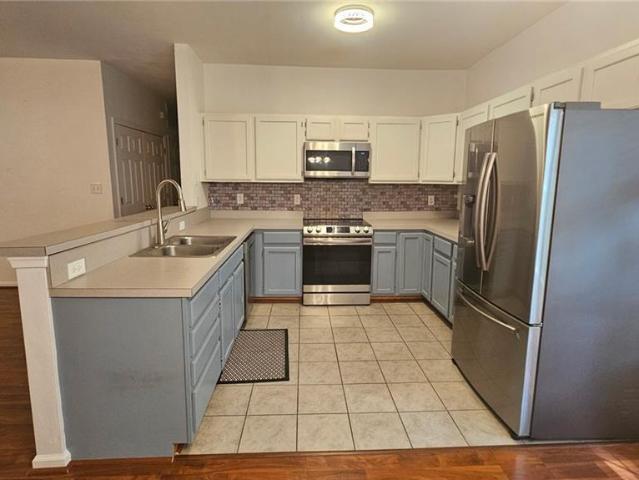 332 Summerville CT