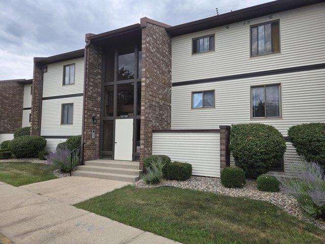 332 Summit Park Ct S, Crown Point, IN 46307