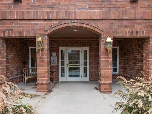 332 Regent Wood Road # 332