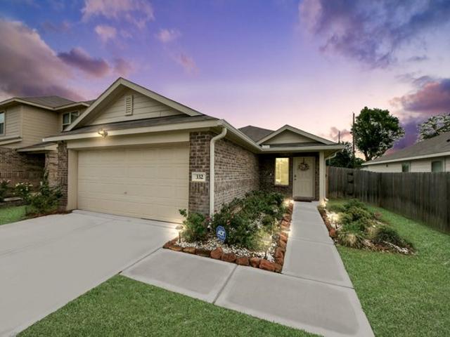 332 Riverwood Village Ln, Sealy, TX 77474