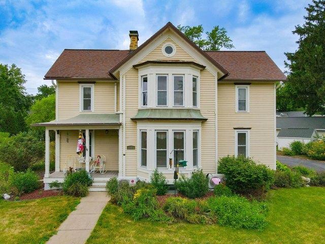332 Riverside Dr, Fort Atkinson, WI 53538