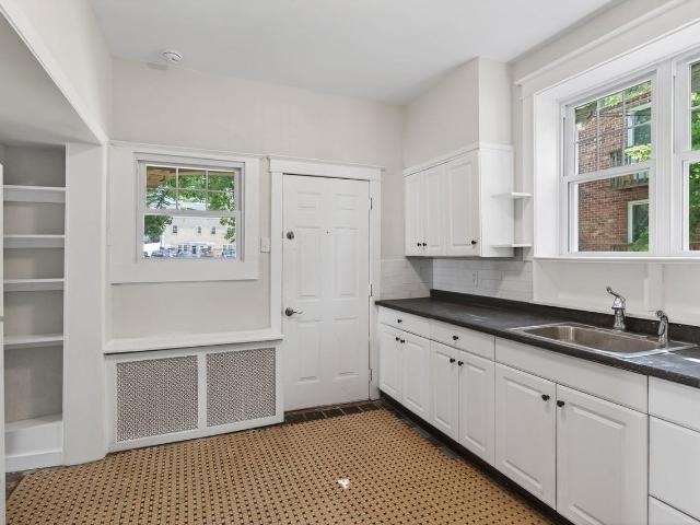332 W Washington St 2 Bedroom Apartment for Rent at 332 W Washington St, West Chester, PA 19380