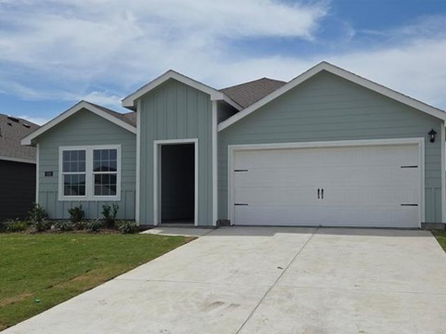 332 Whispering Pine Dr, Royse City, TX 75189