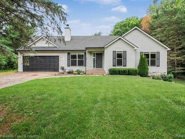 332 Triangle Lake Rd, Marion Township, MI 48843